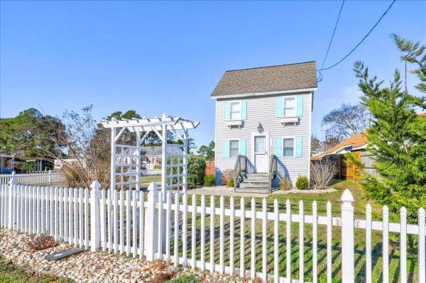 Avas Beach Cottage - Chincoteague, VA