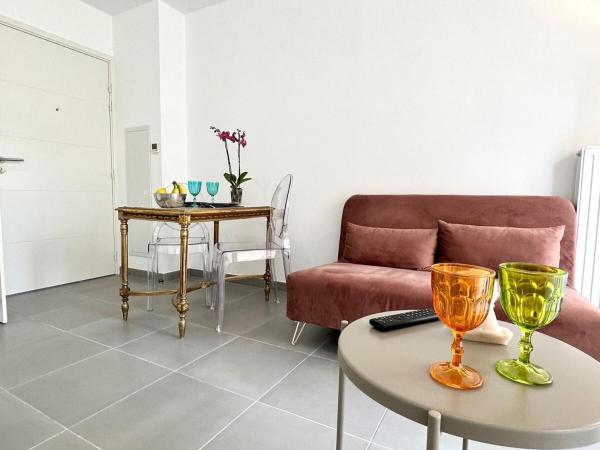 Port Of Nice - With Balcony - Villefranche-sur-Mer