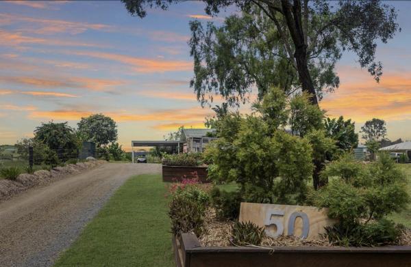 3 Bed Room House Between Ipswitch Toowoomba -Plainland - Gatton