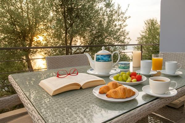 Nina's Villa, Cosy Seaview Retreat - Greece