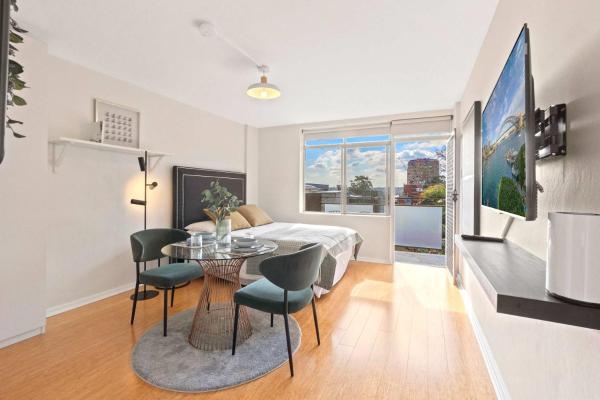 City Escape With Panoramic Views - Camperdown