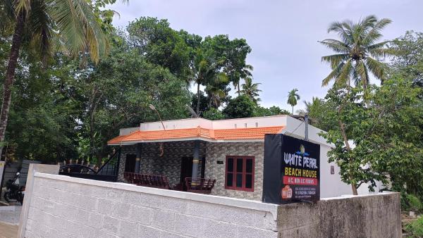 White Pearl Beach House - Varkala