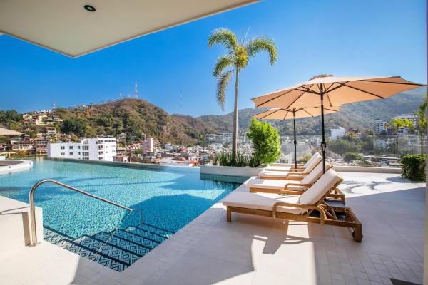 Artful 1br In Romantic Zone, Pool, Bar And Hot Tub - Puerto Vallarta