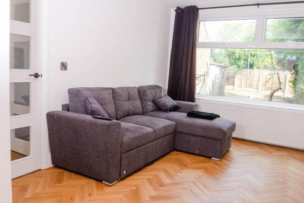 Exquisite 3bd Nordic Retreat With Parking - Altrincham