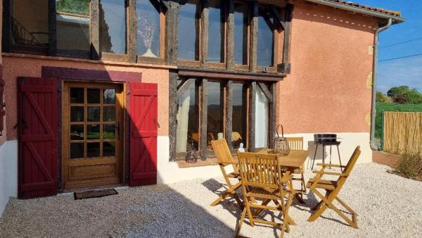 Gîte Et Chambres D'hôtes Aux Charlots - Gers