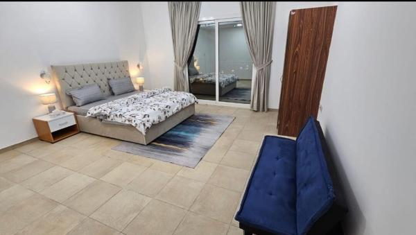 Luxury 2-bedroom Apartment With Balcony - Charjah