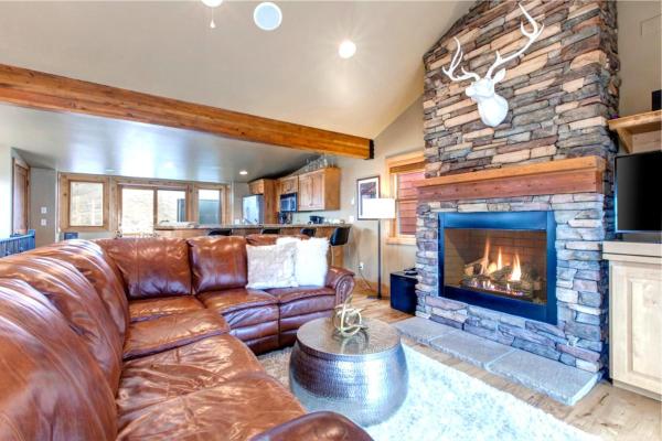 Kbm Resorts Stunning Private Home W Hot Tub And Fire Pit Pnf-860 - Heber City, UT