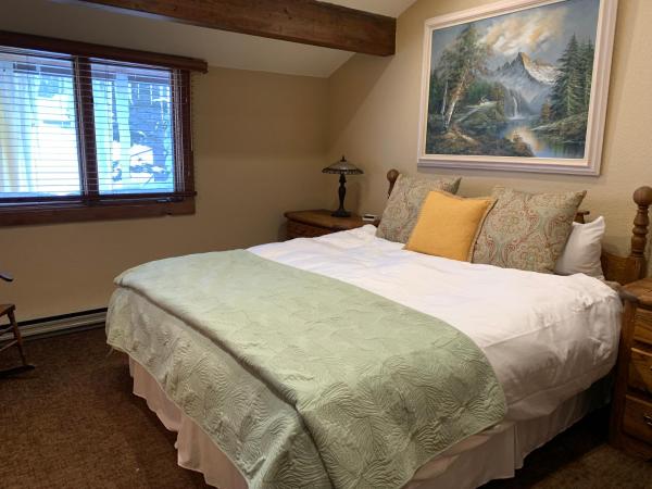 Mountainback 79 Loft Den - California