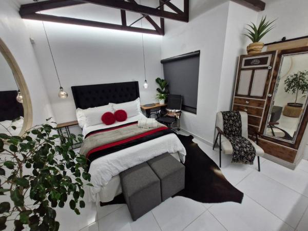 Indulge Luxury Overnight Accommodation - Middelburg