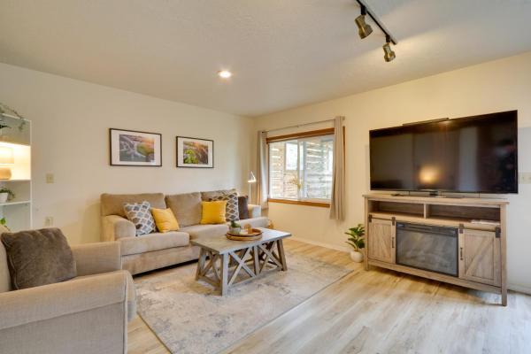 Pad 9 Mi To Holiday Lights And Downtown Portland - Sherwood, OR