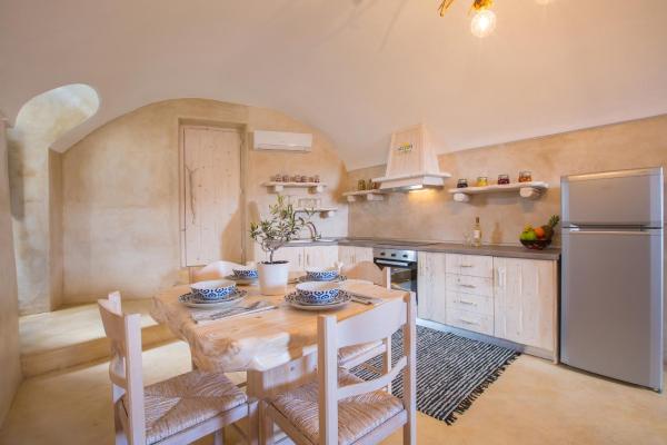 Love Nest With Hot Tub, Hammam & Outdoor Cinema - Santorin