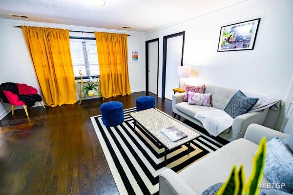 Priscilla's Retro Themed House - Memphis, TN