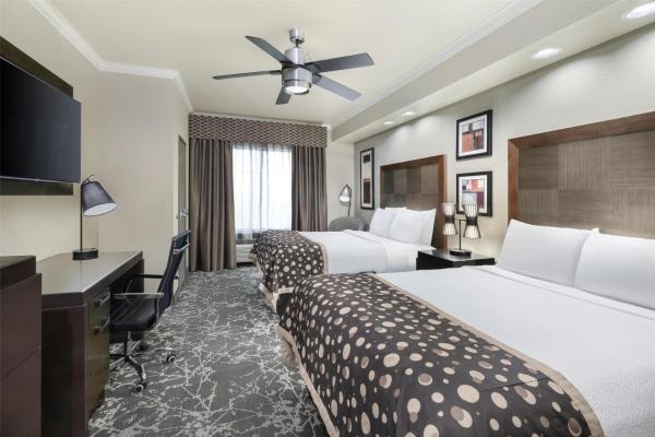 Best Western Premier Crown Chase Inn & Suites - Denton