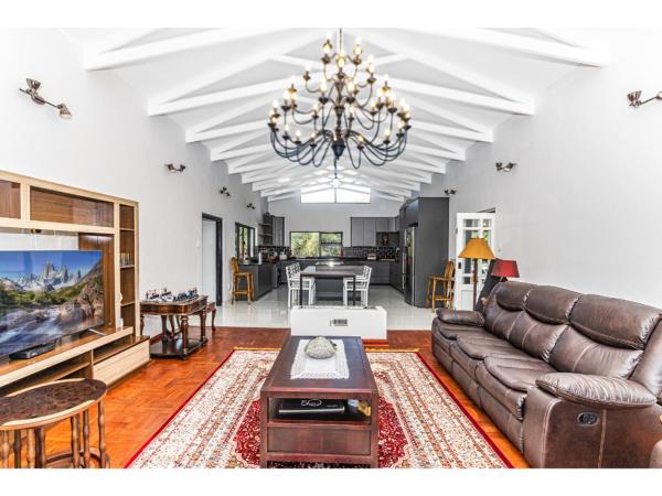 Kwamagogo Villa, Chartwell - Lanseria