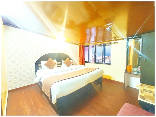 Nainital Hotel Chand! Regency! - Near Naini Lake & Mall Road - With Room Service & Free Wi-fi Available The Best Hotel In Nainital - Pangoot