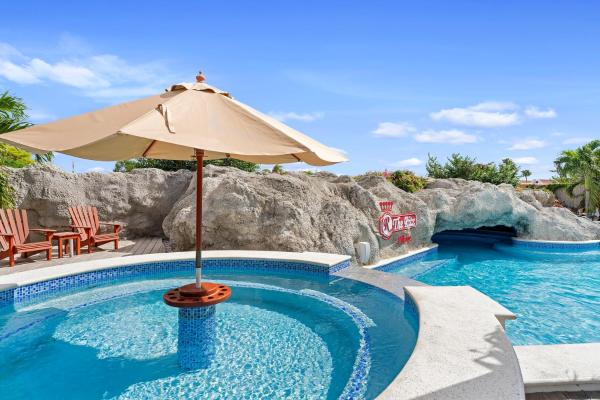 The Ritz Hostel - Caribbean