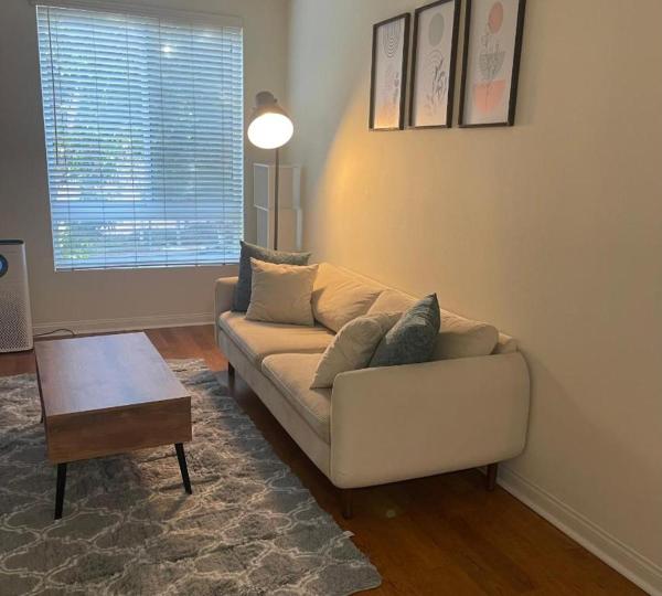 Lalas House- 1br With Free Parking, Pool And Sauna - Los Angeles, CA