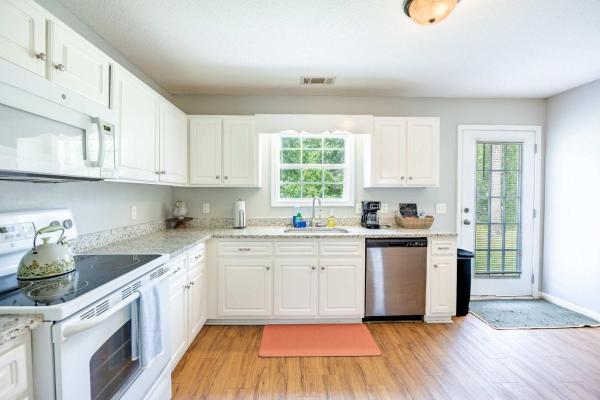 Charming Gray Home- 5 Mins From Gsu! - Georgia, GA