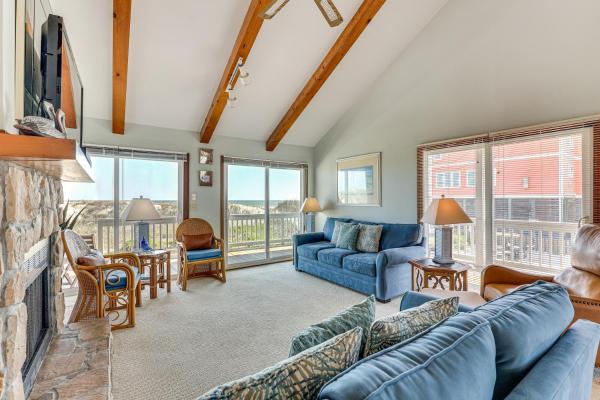 Deck And View Oceanfront Oasis In Oak Island! - Oak Island, NC