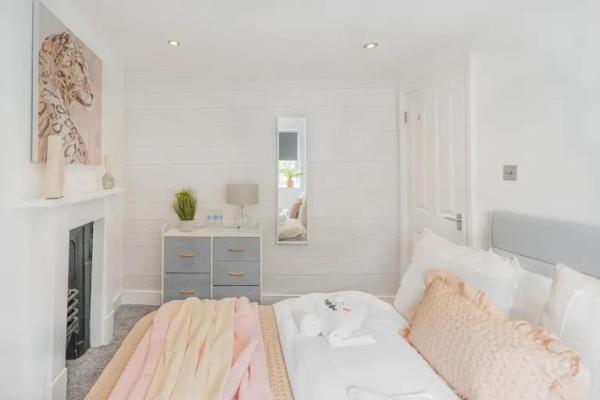 Large Seaside Apartment 1min From Sea - Sleeps 6 - Brighton and Hove