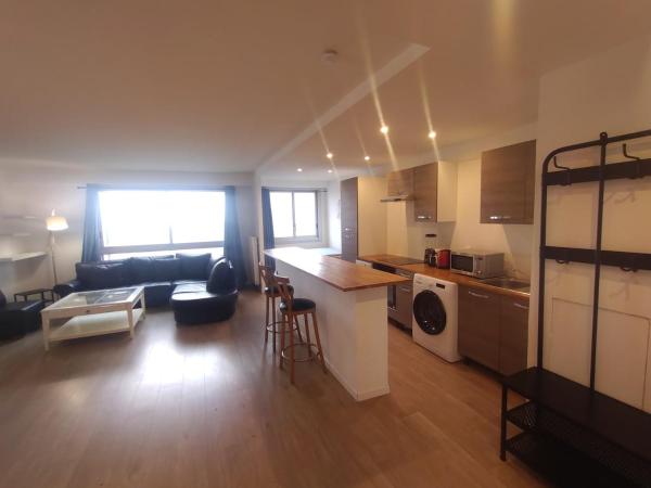 4 Bedrooms, La Défense, 5 Min Walk To Metro - Courbevoie