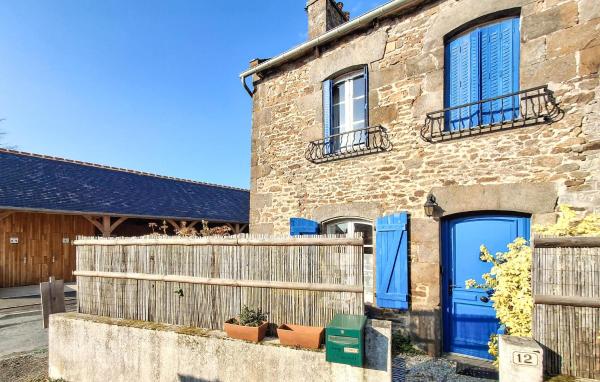 2 Bedroom Beautiful Home In Taden - Plouër-sur-Rance