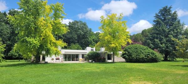 Maison D'architecte Avec Foret Et Immense Jardin - Rioux