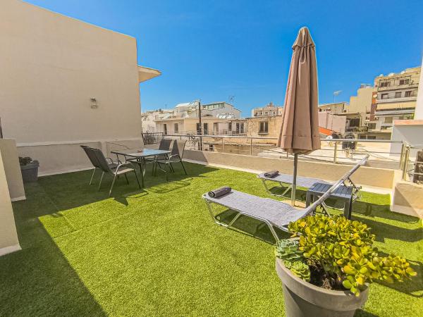 Fully Renovated Apartment In The City Centre With Roof Garden! 3 Minutes From The Bus Station And 6 Minutes From The Old Town - Chania