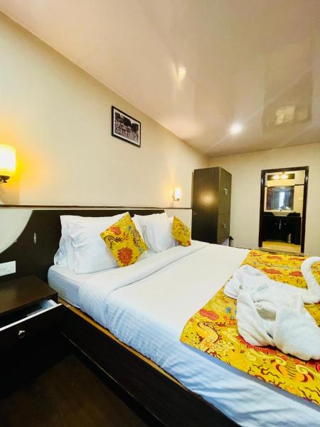 Hotel Four Seasons By Silverkey - Mathura