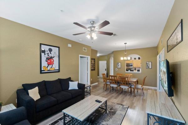 Luxury 3 Bed Condo Near Disney With Resort Pool! - Celebration, FL