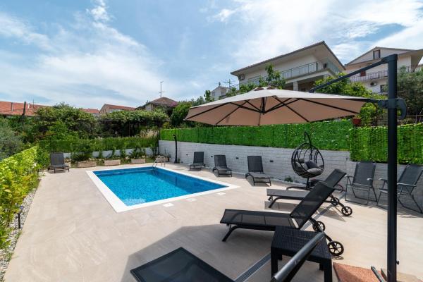 House Antonija, Relax By The Sea - Seget Vranjica