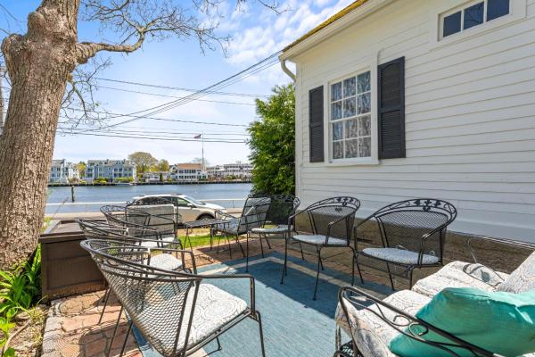 Historic Seaside Captains House Downtown Mystic - Stonington, CT