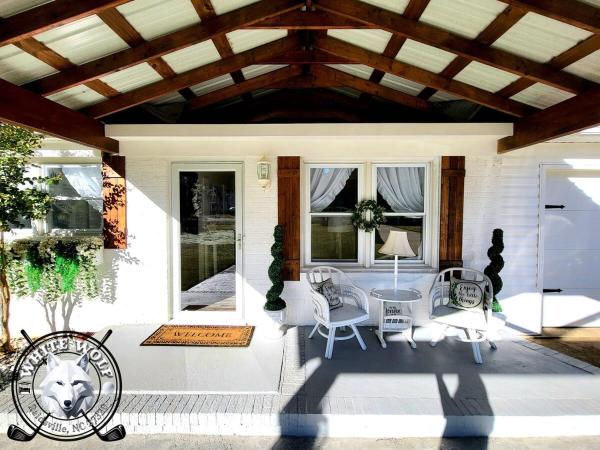 White Wolf Farmhouse Retreat - Eden, NC