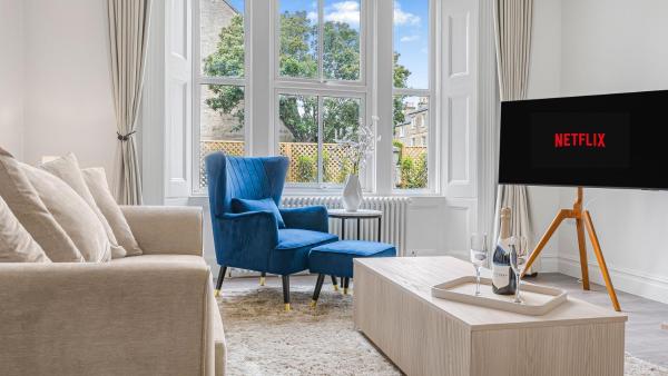 Luxury 3-bed Cirencester Apartment With Garden, Parking And Ev Charger - Bibury