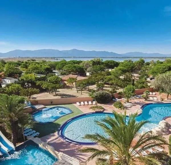 Bungalow Familial à Canet-en-roussillon Avec Piscine - Canet-en-Roussillon