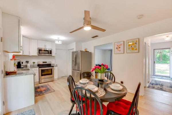 Walk To Lake Munson Tree-filled Tallahassee Gem! - Tallahassee, FL