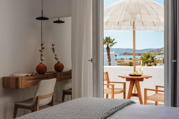 Phaistos Suites - Naxos