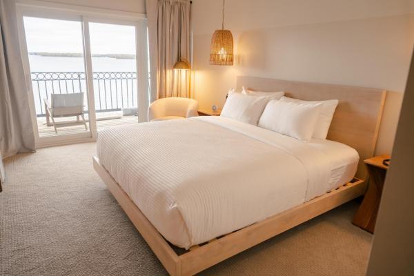 The Shoreline Hotel - Wayzata, MN