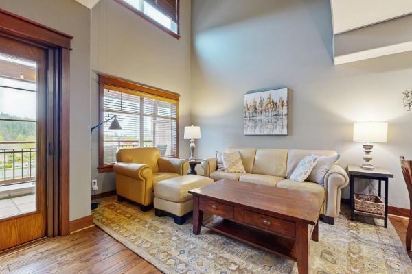 Fabulous Riverstone Retreat - Post Falls, ID