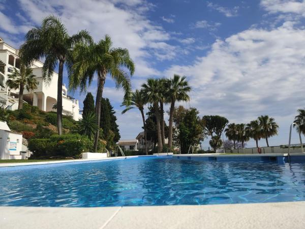 2 Bedrooms Sea View Apartment In Calahonda - La Cala de Mijas