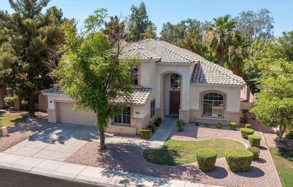 Brand New 6 Bdrm, 3 Bath Heated Pool Sleeps 16 - Chandler, AZ