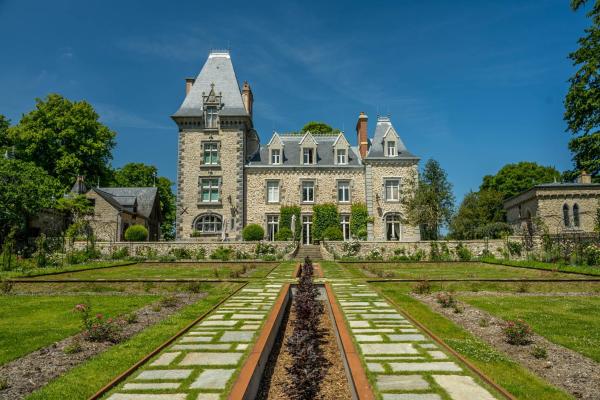 Domaine De Kerrosen à Proximité Du Port De Dinan, Sur La Rance - Plouër-sur-Rance