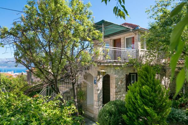 Apartments With Parking Space Supetar, Brac - 22123 - Supetar