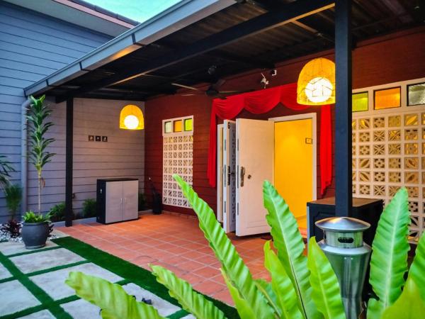 Newly 4br Cottage House Retreats With Free Parking - Penang Island