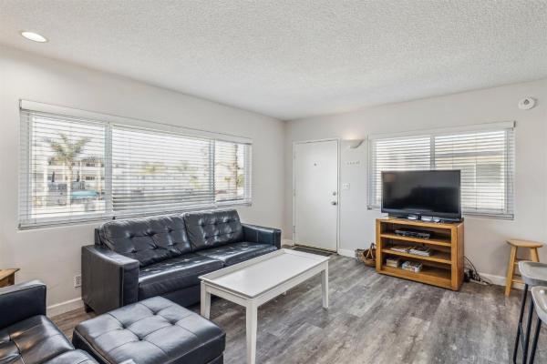 Beautiful 2 Bed Beach Condo #201 - Carpinteria, CA