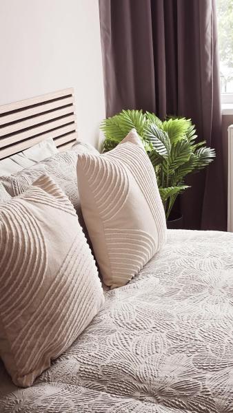 Alross Guest House With Breakfast Free - Bromley