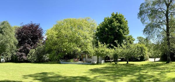Delightful 2 Bed Chalet In Large Garden - Cornwall