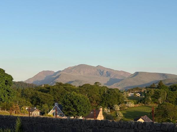 Cosy Caravan In Scenic Snowdonia - Anglesey