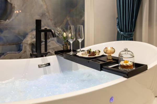 Dama Luxury Suites Pompei - Vico Equense