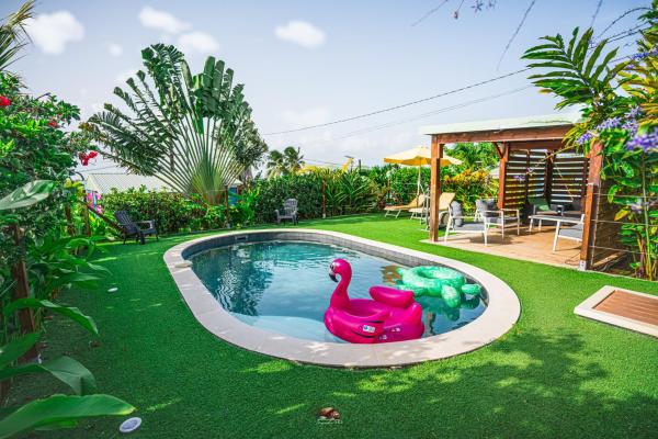 Au Coeur Du Papillon En Amoureux Piscine à Partager - Guadeloupe